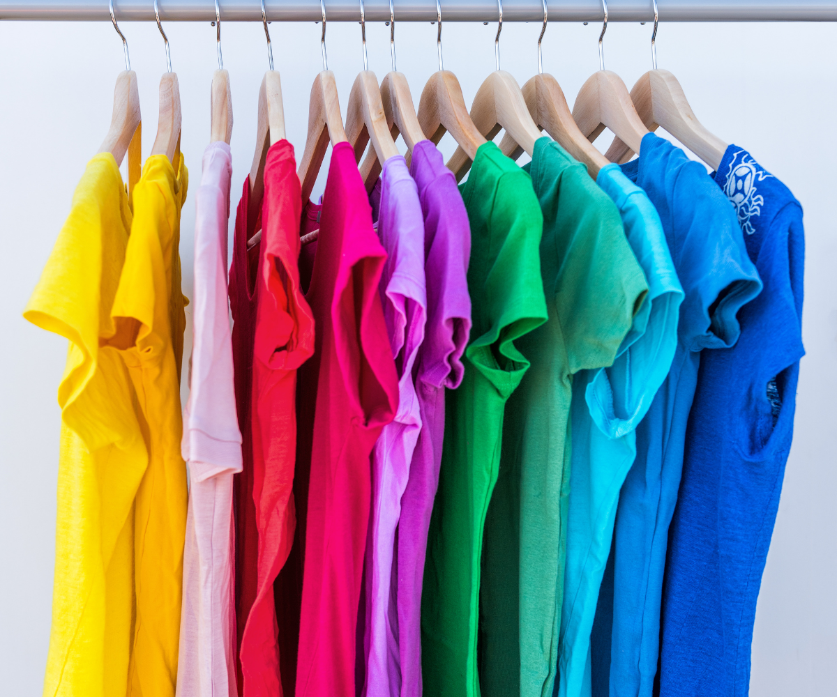 11 Super Fun Ways To Organize A Closet by Color - Frozen Pennies