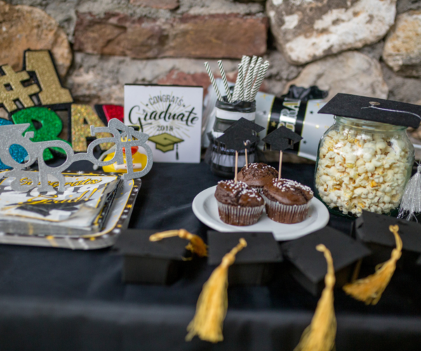 20 Cheap Graduation Party Food Ideas on a Budget - Frozen Pennies