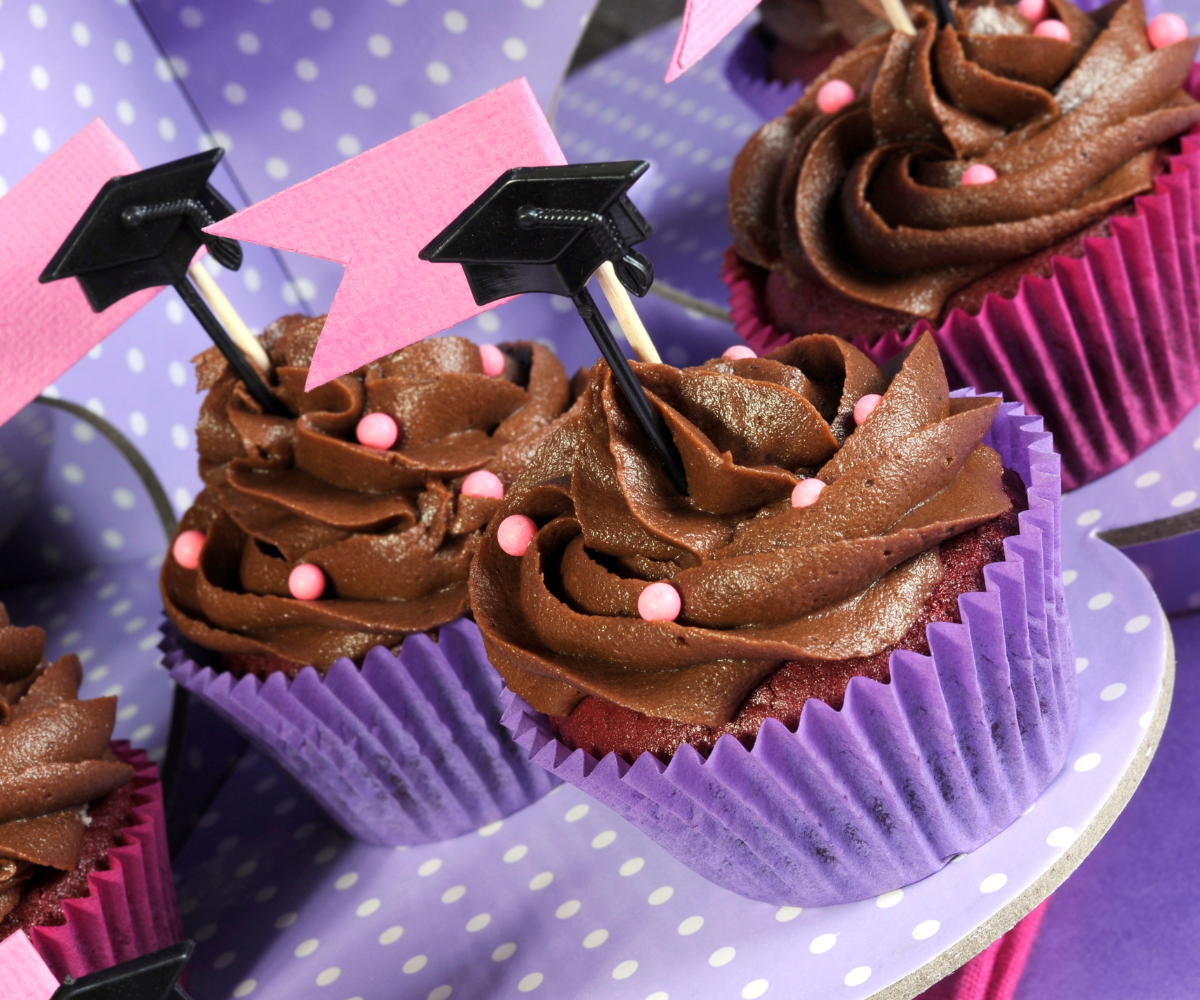 20 Cheap Graduation Party Food Ideas on a Budget - Frozen Pennies