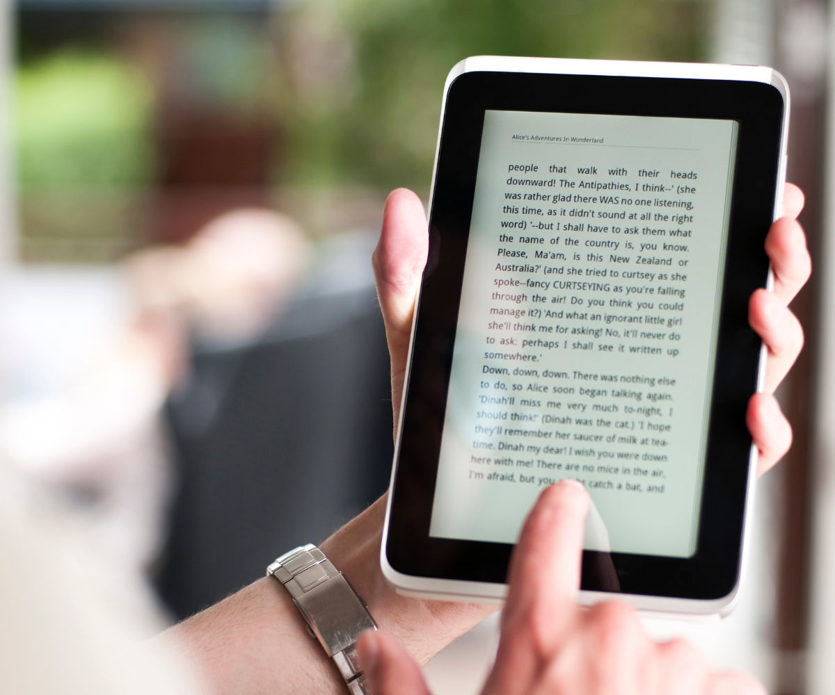 44 Places to Get a Free Non-Resident Library Card (to Use with Your ...