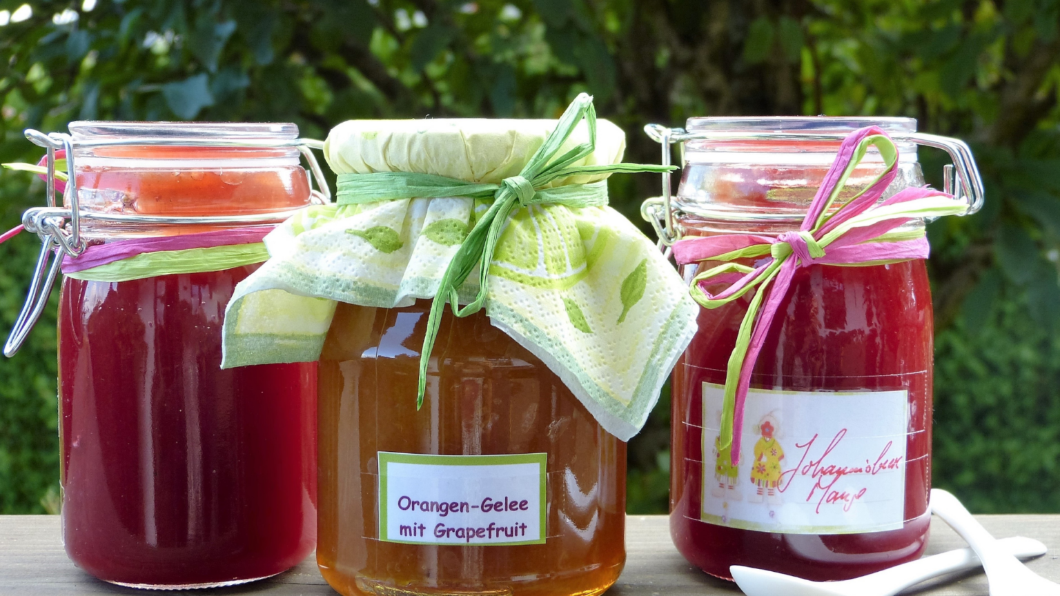 50 Adorable Christmas Jar Gifts That Are as Fun to Make as They Are to ...